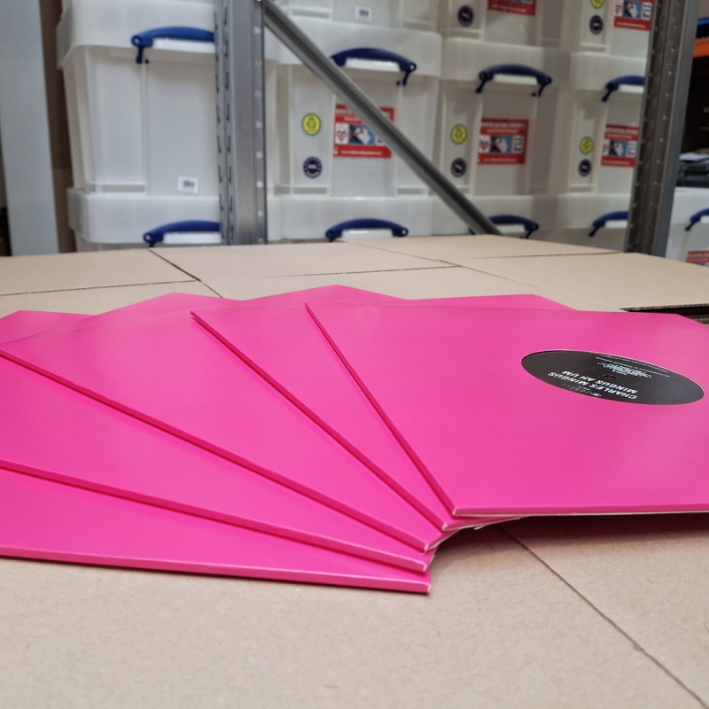 25 Pochettes carton avec trou 33T magenta